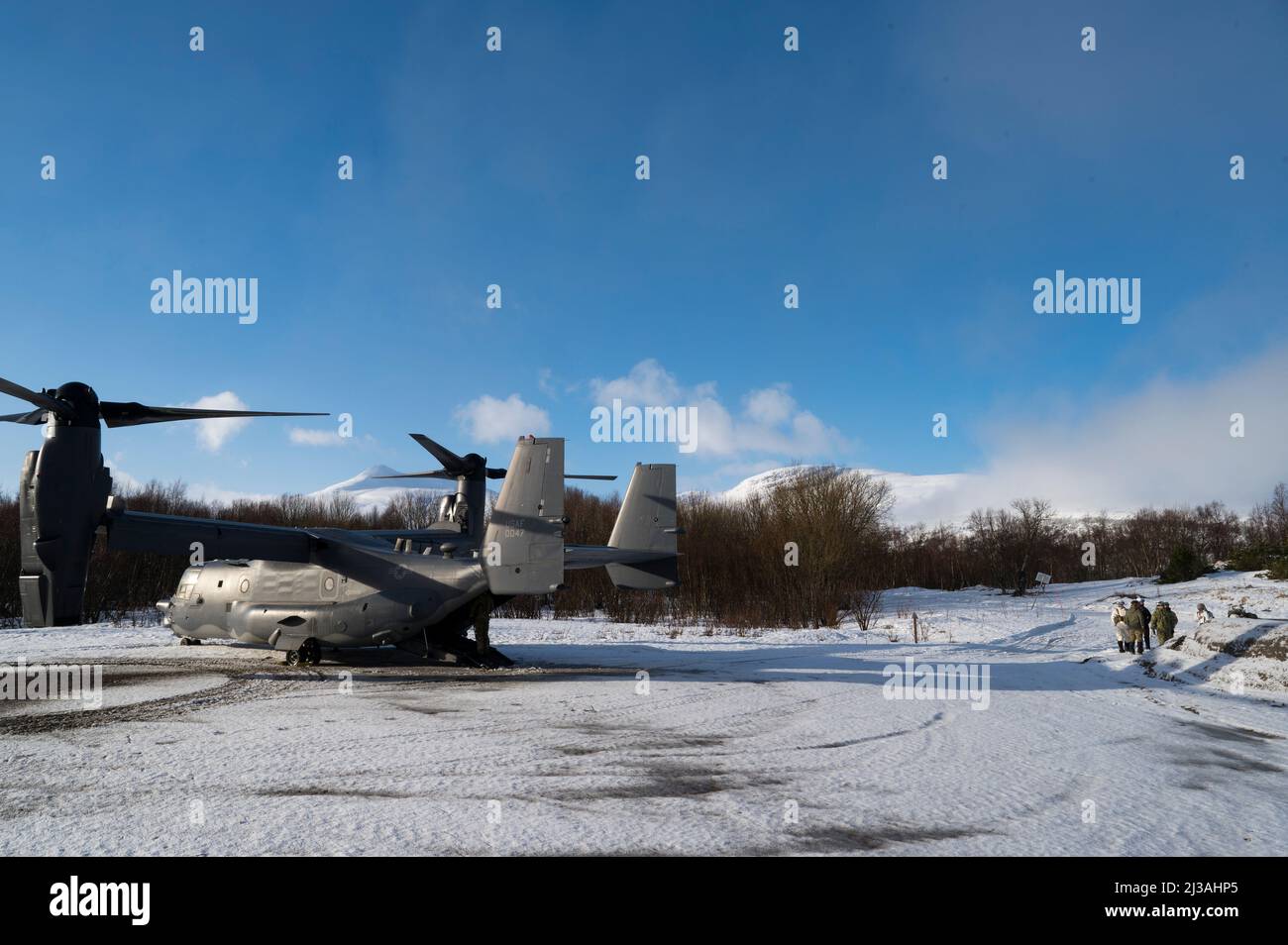 U.S. Special Operation Forces members with U.S. Navy Special Warfare ...