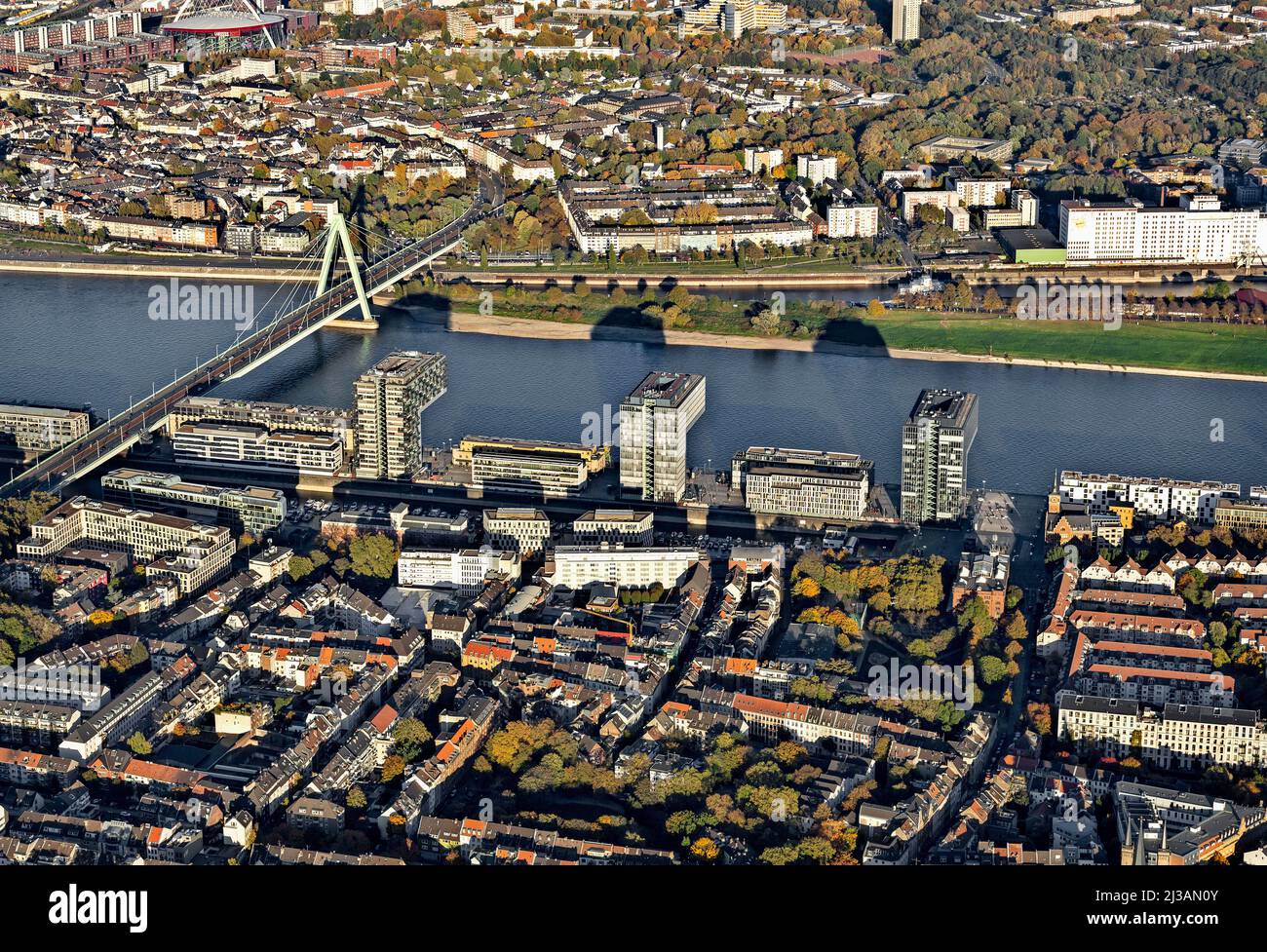 Rheinauhafen, crane buildings, architect Hadi Teherani, Cologne ...