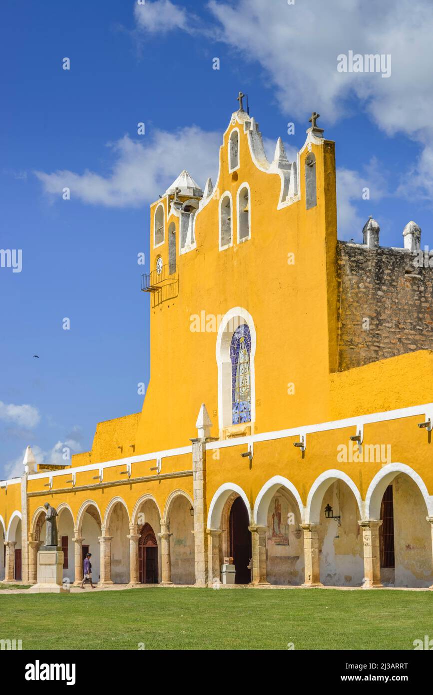 Convento de San Antonio de Padua, Izamal, Yucatan, Mexico Stock Photo ...