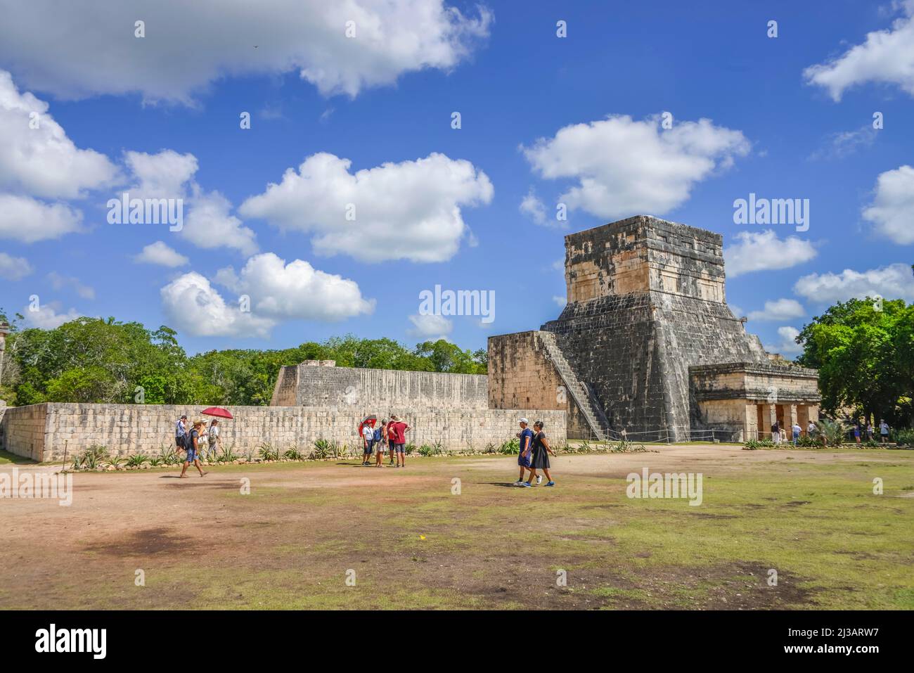 Chichén itzá jaguar temple hi-res stock photography and images - Alamy