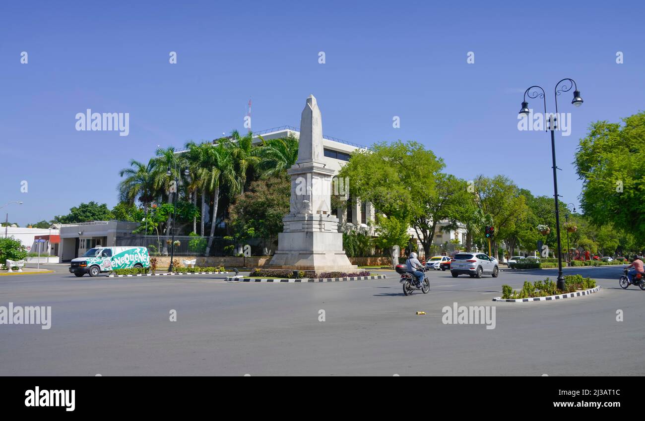 Paseo Montejo boulevard, Merida, Yucatan, Mexico Stock Photo - Alamy