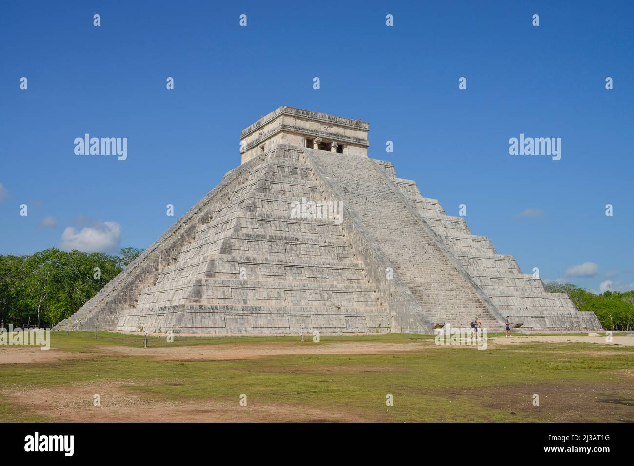 Pyramid of the Kukulcan El Castillo, Mayan ruins, Chichen Itza, Yucatan ...