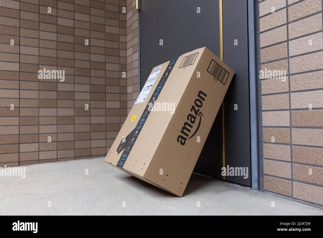 Amazon japan package hi-res stock photography and images - Alamy