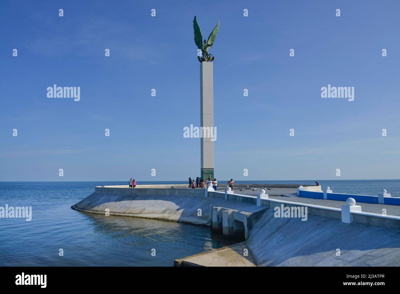 Monument Mundo Maya by Jorge Marin, El Malecon waterfront, Campeche ...
