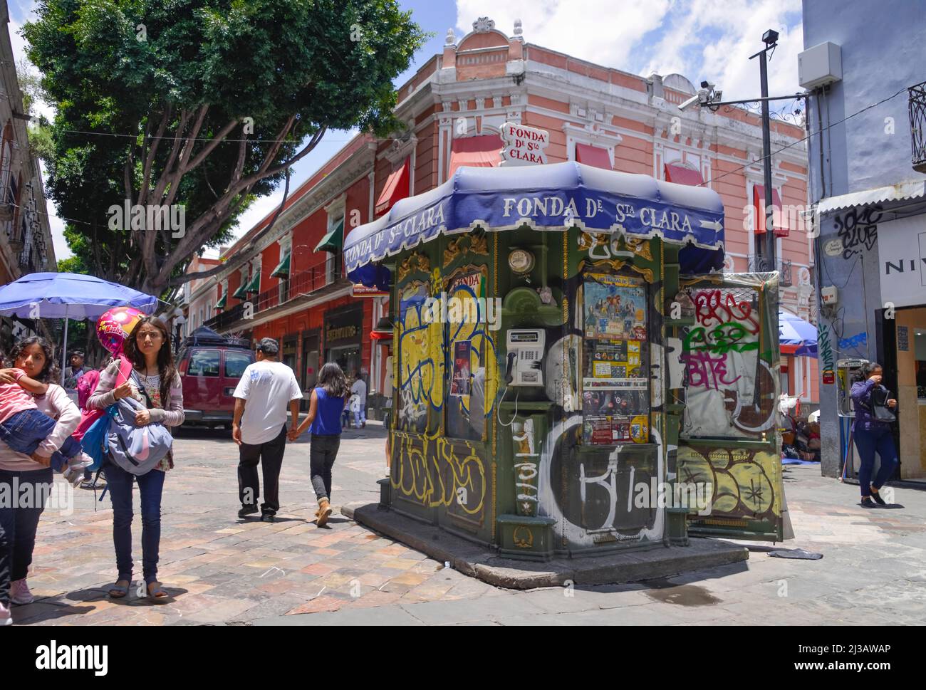 Street scene, old buildings, old town, Puebla, Mexico Stock Photo - Alamy