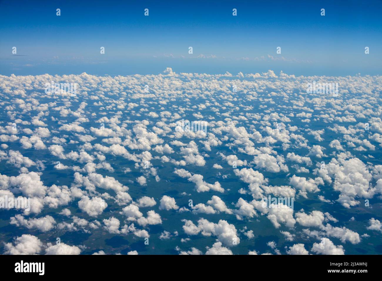 Altocumulus cloud (Altocumulus Stock Photo - Alamy