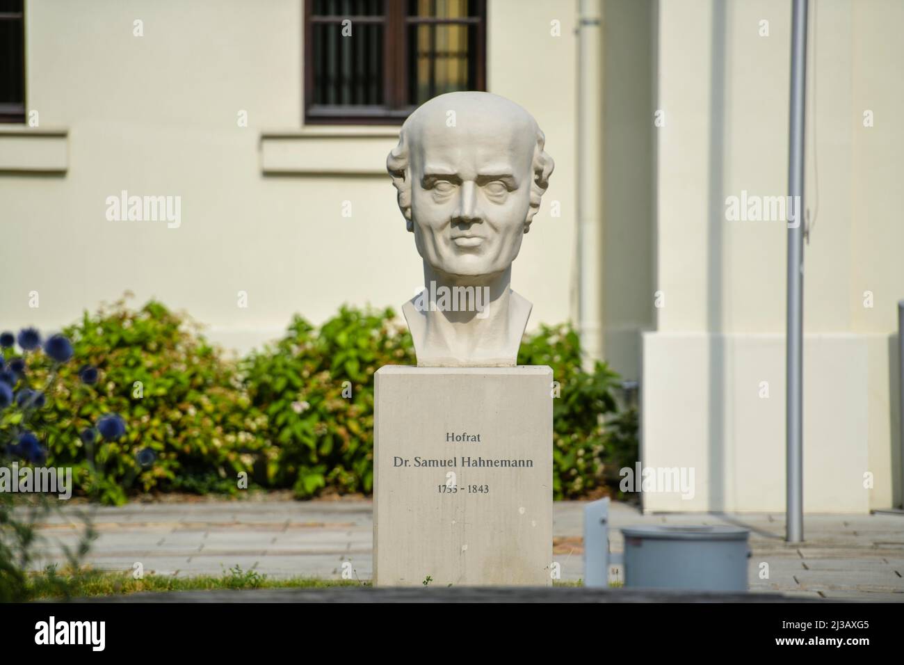 Monument to Samuel Hahnemann, European Library of Homeopathy ...