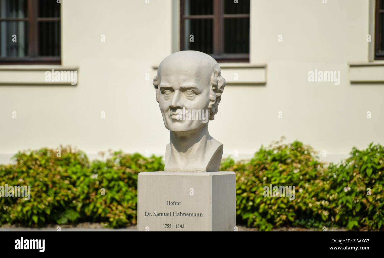 Samuel hahnemann monument hi-res stock photography and images - Alamy