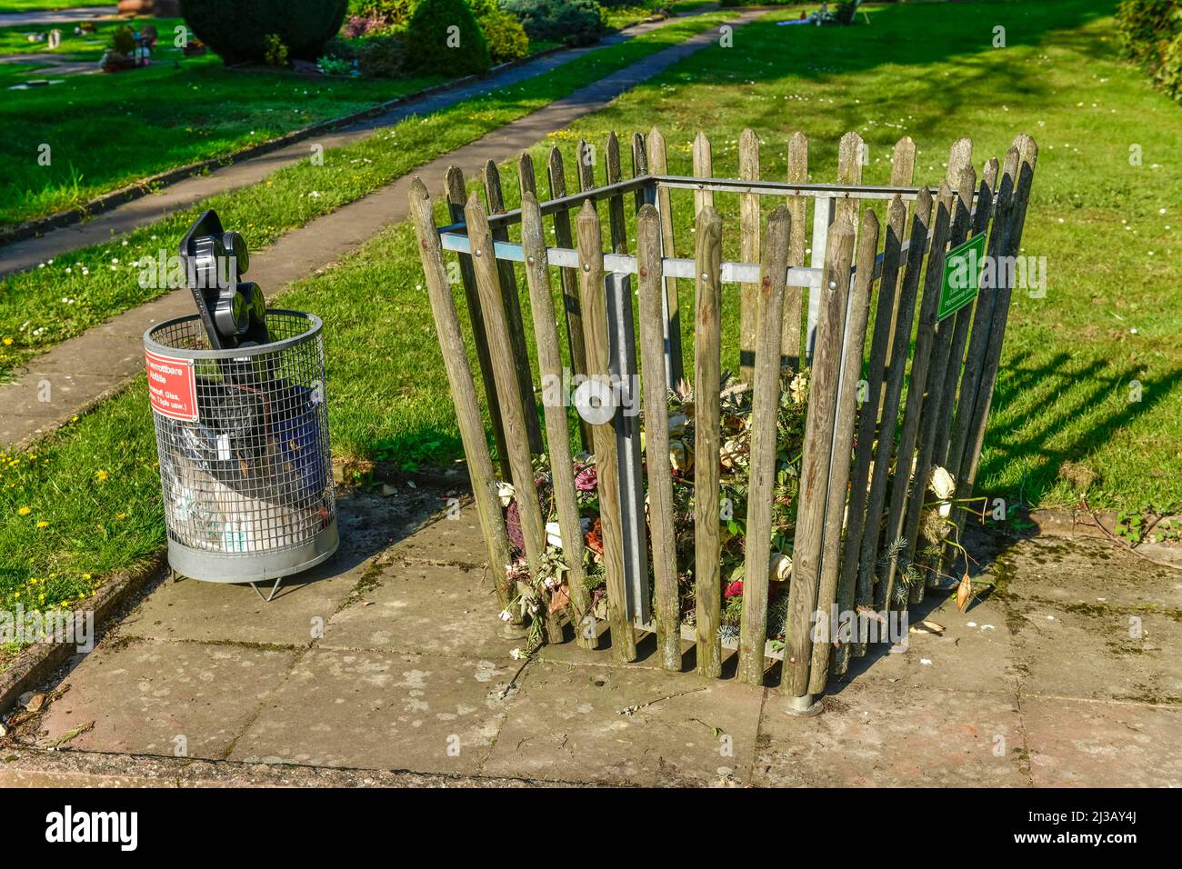 Litter bin, cemetery, Winterberg, Vlotho, Herford district, North Rhine ...