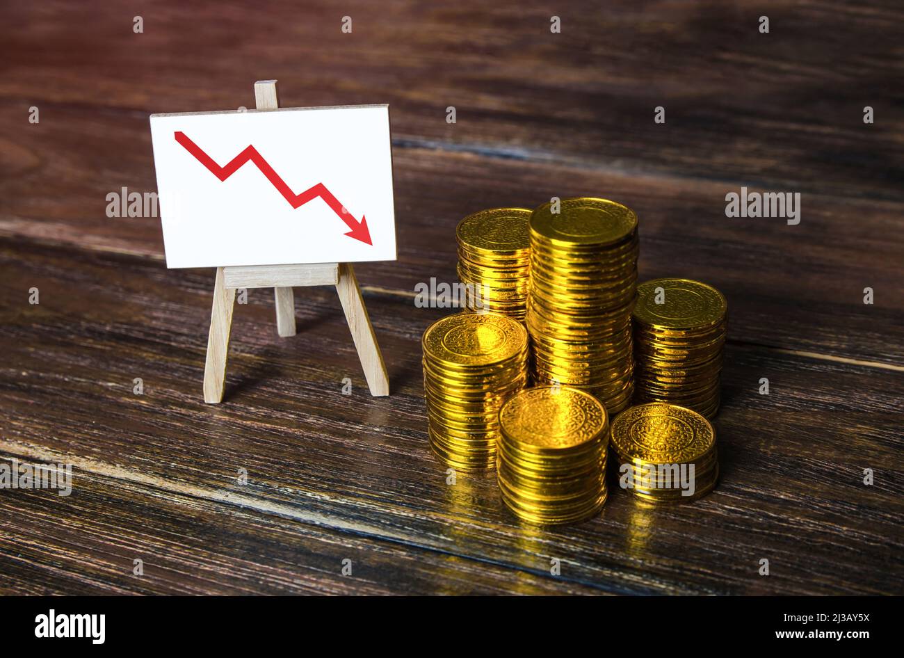 Down arrow chart hi-res stock photography and images - Alamy