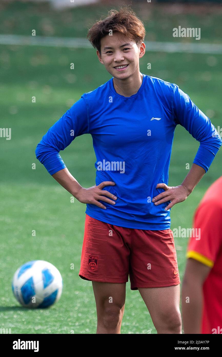 Shuang wang hi-res stock photography and images - Alamy