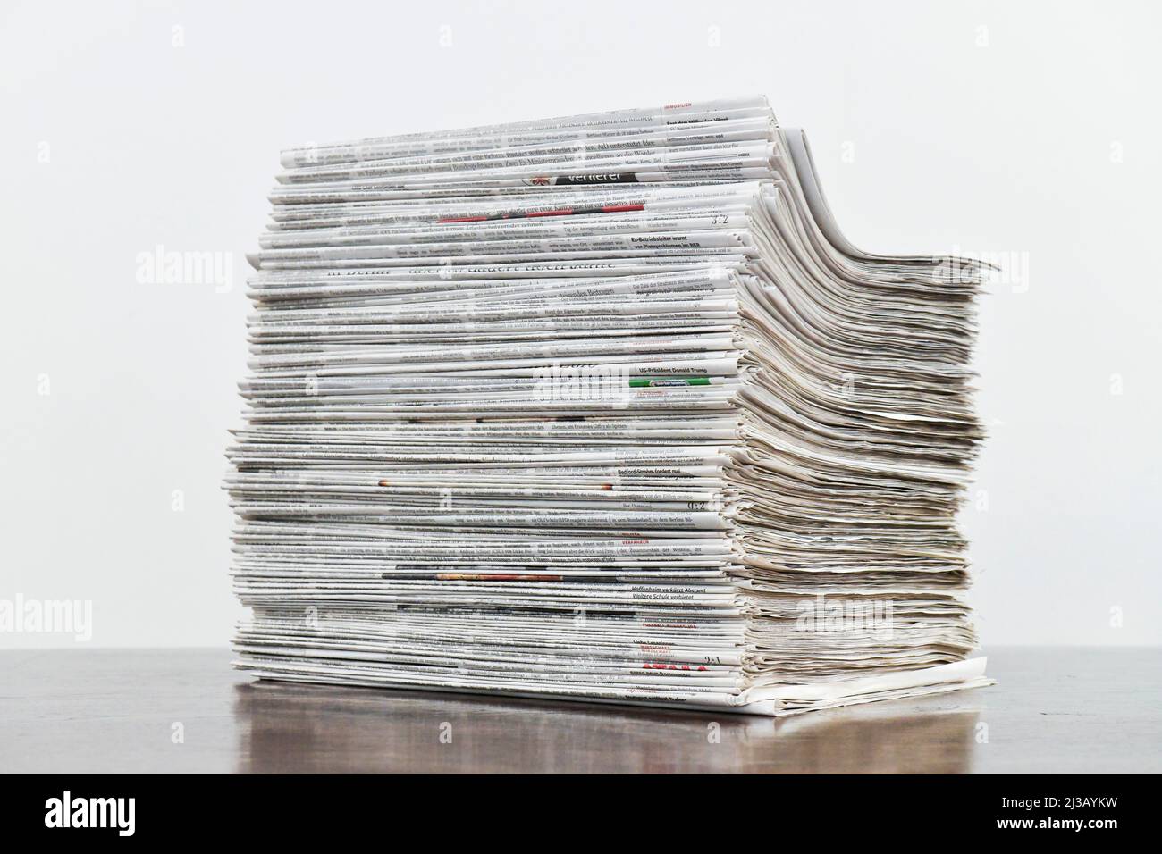 Pile of newspapers germany hi-res stock photography and images - Alamy