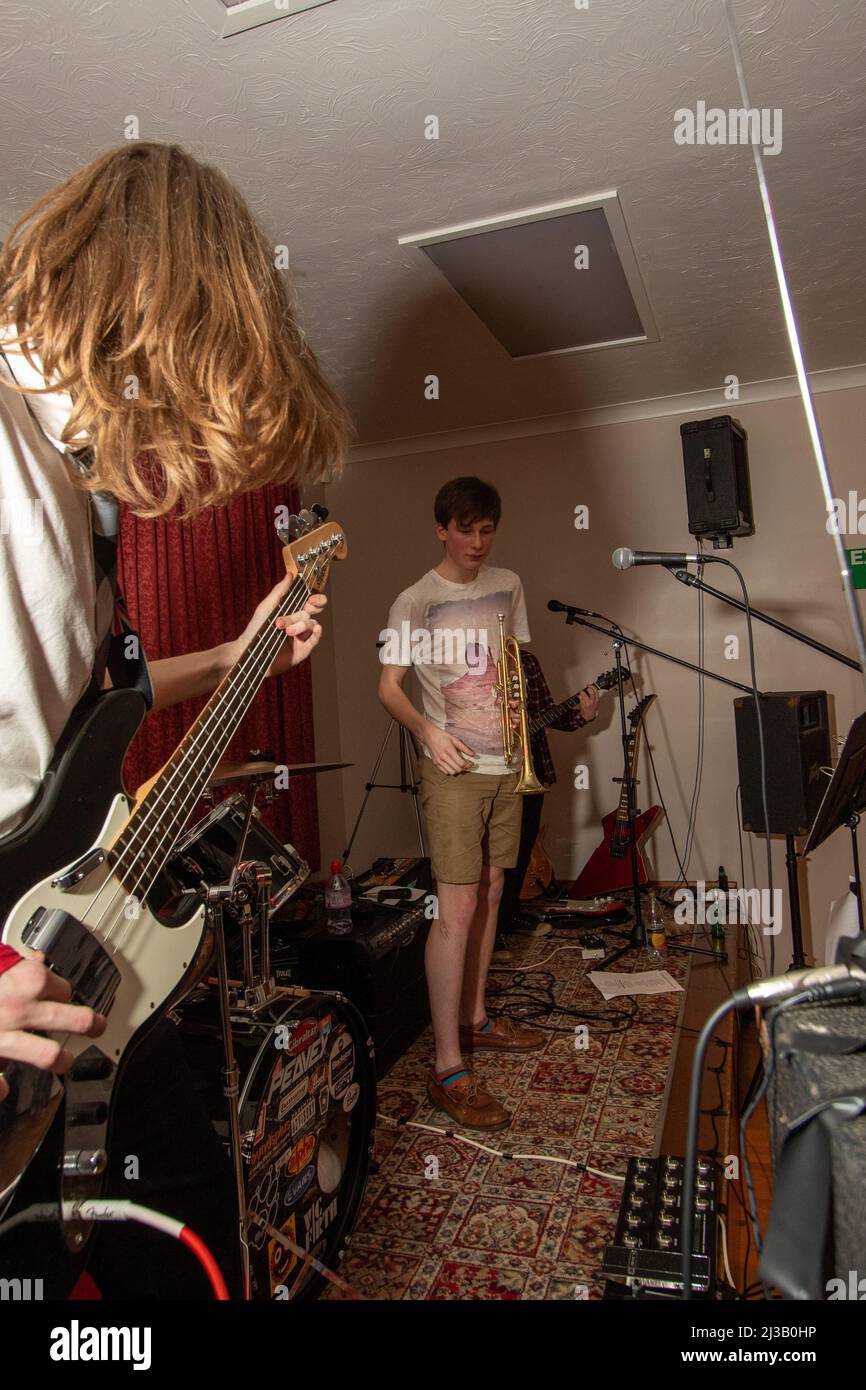 Teen dance hall hi-res stock photography and images - Alamy