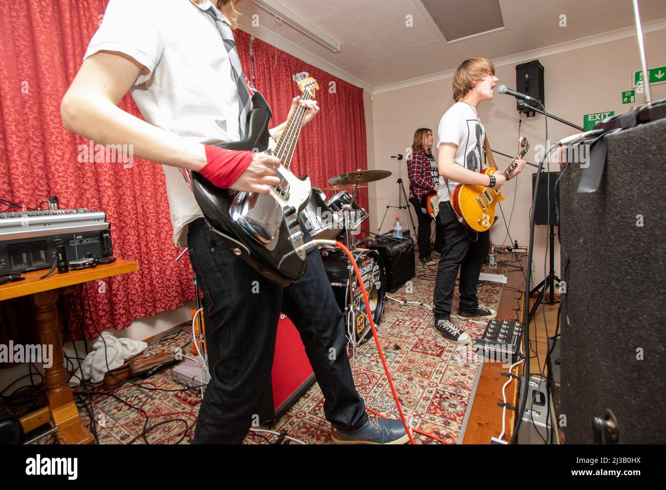 Dance stage teens hi-res stock photography and images - Alamy