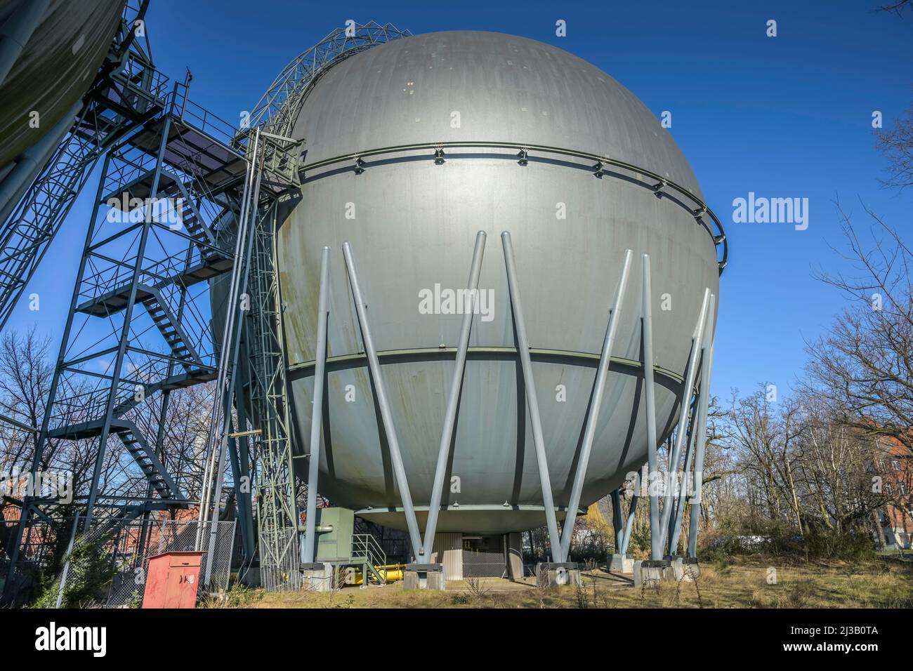 Spherical gas tank, Marienpark, Lankwitzer Strasse, Mariendorf ...