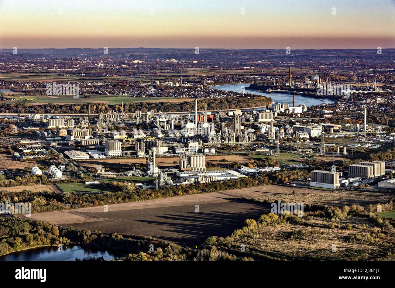 Refineries and chemical plants in the Godorf district, Cologne ...