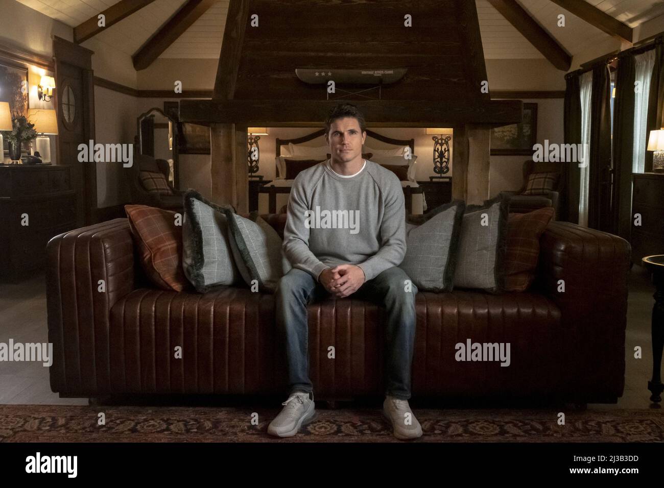 ROBBIE AMELL in UPLOAD (2020), directed by JEFFREY BLITZ. Credit ...