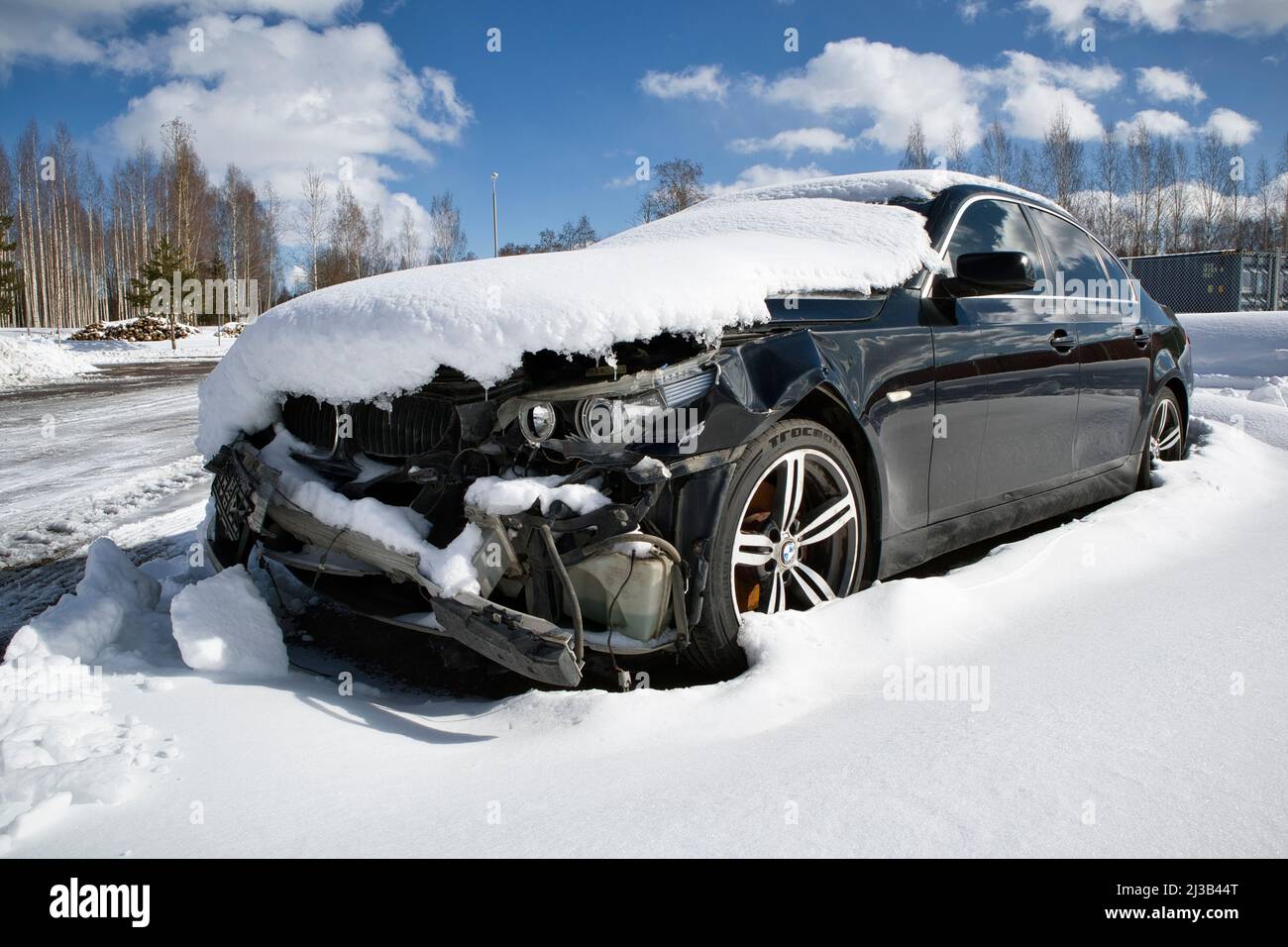 front side of crashed BMW car from accident Stock Photo - Alamy