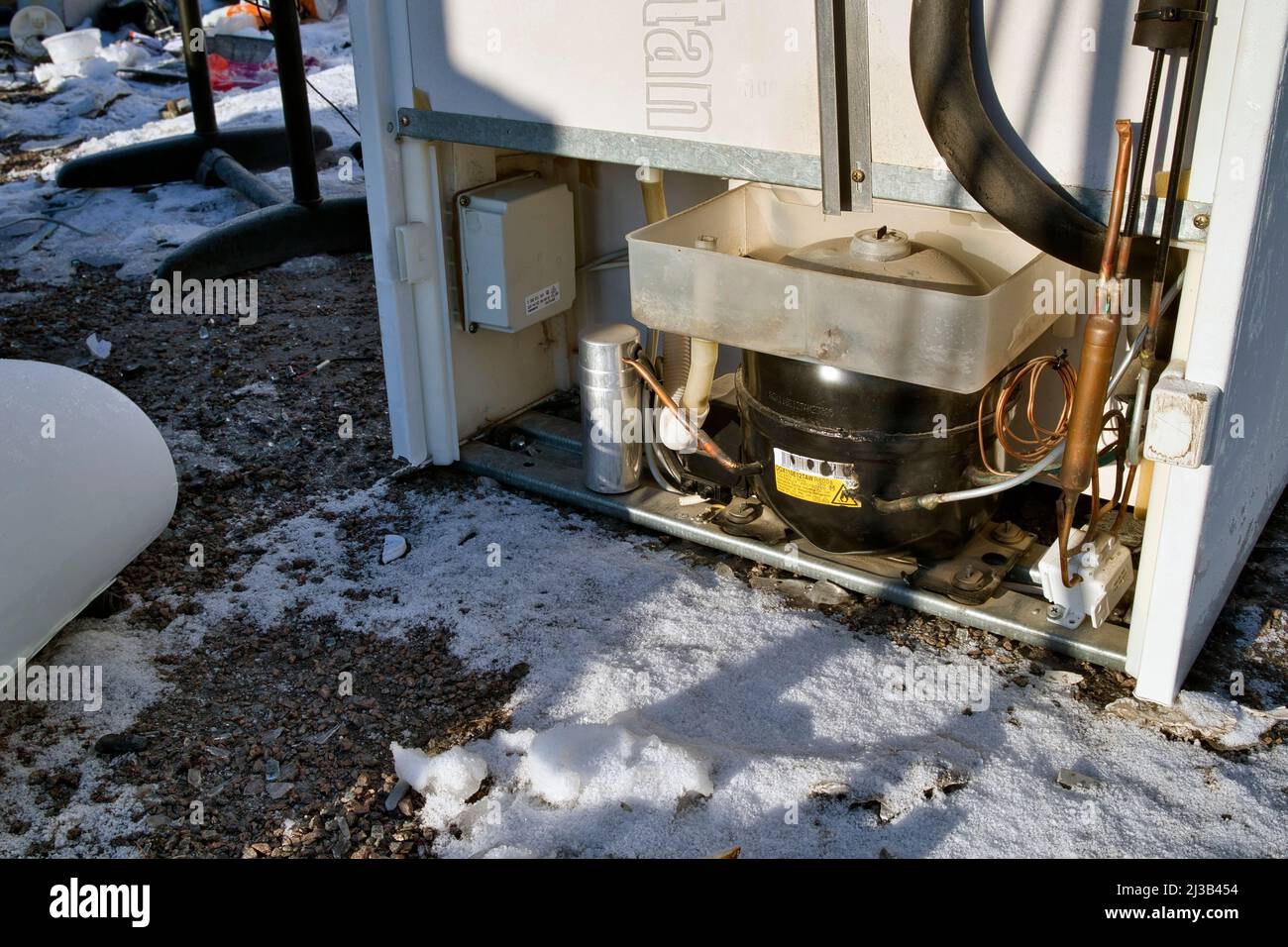 Dumped refrigerator hi-res stock photography and images - Alamy