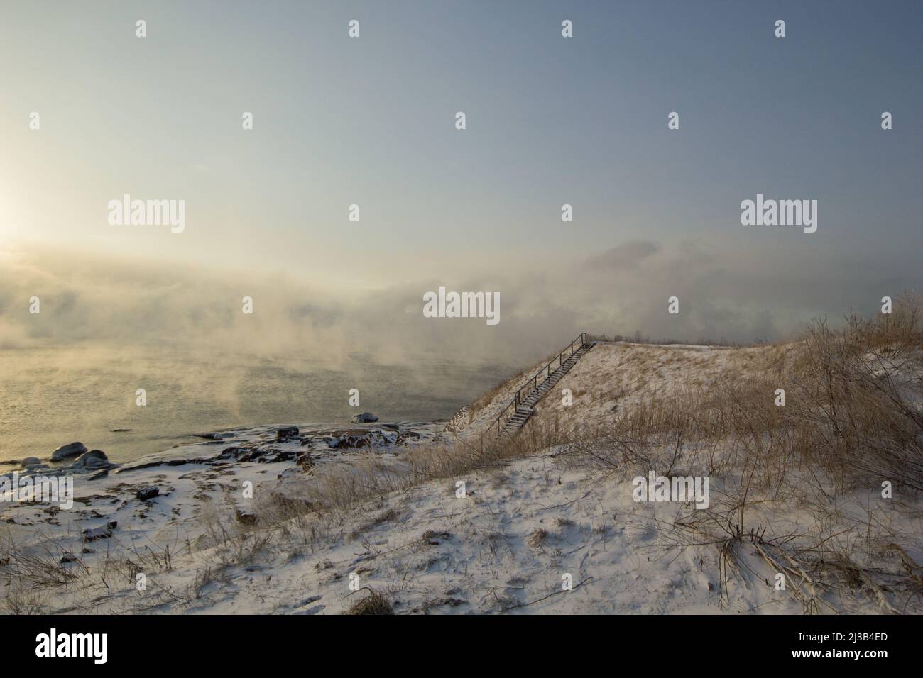Helsinki bay sea ice hi-res stock photography and images - Alamy