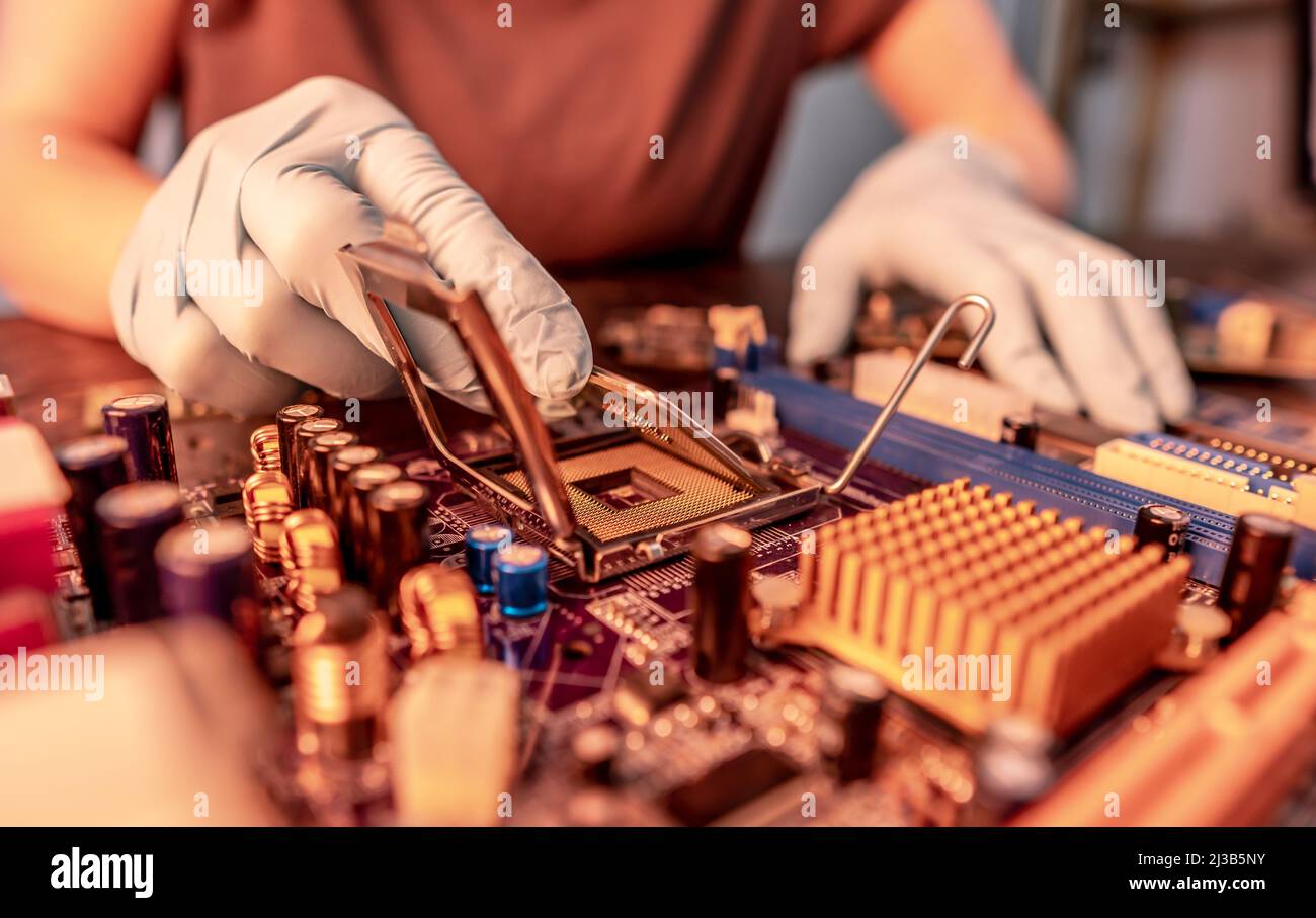 Engineer computer black motherboard hi-res stock photography and images ...