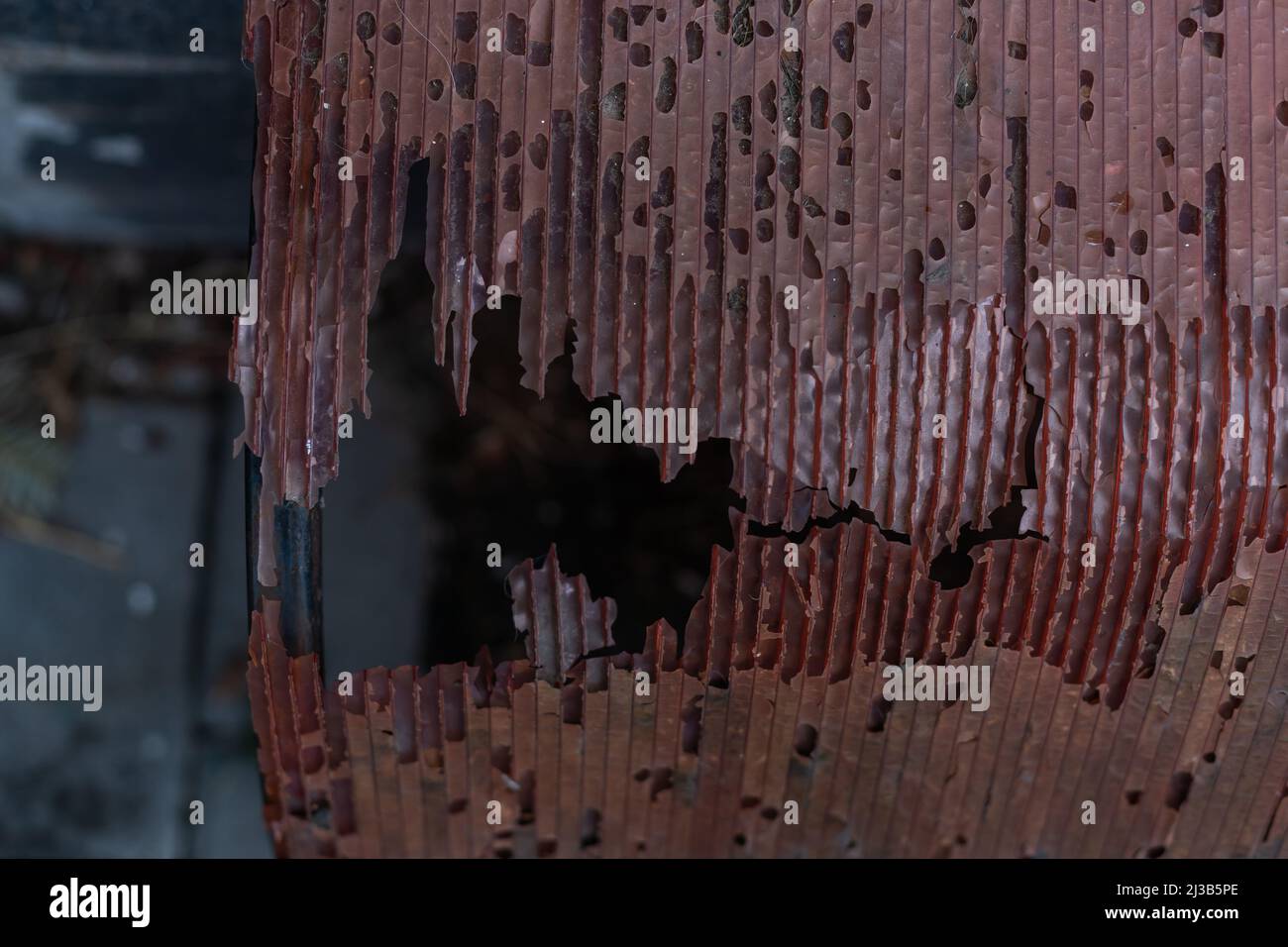 Shell damaged buildings hi-res stock photography and images - Alamy