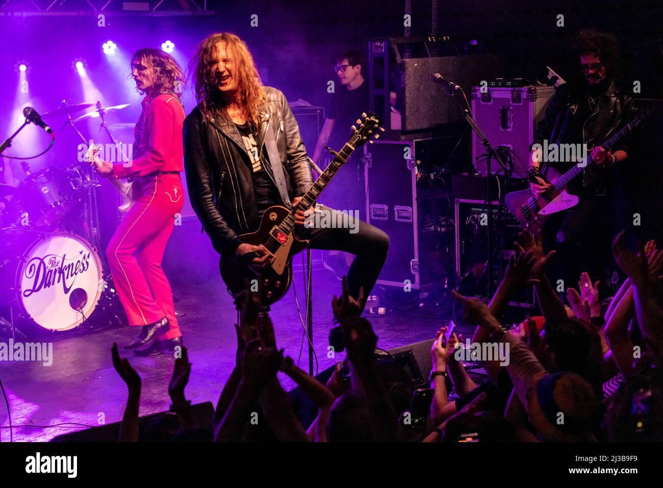 April 5, 2022, Austin, Texas, USA: Rock band The Darkness perform to a ...