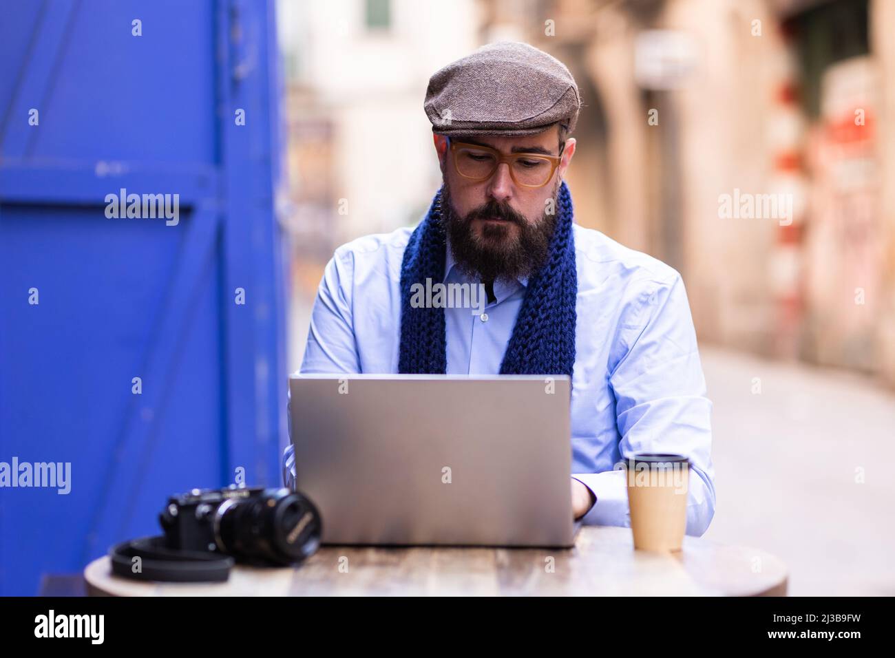Transferring photos hi-res stock photography and images - Alamy