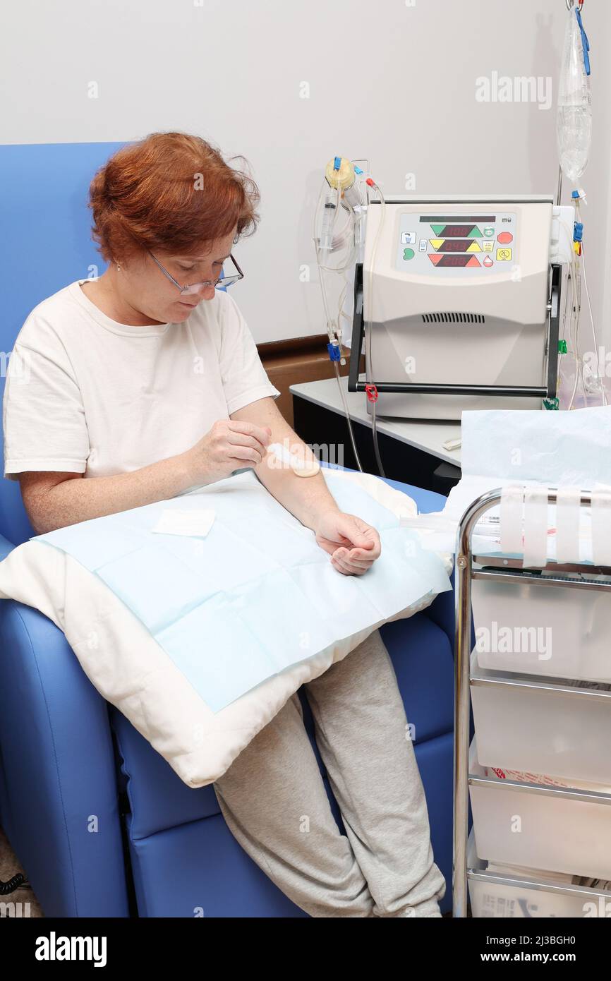Dialysis machine at home hi-res stock photography and images - Alamy