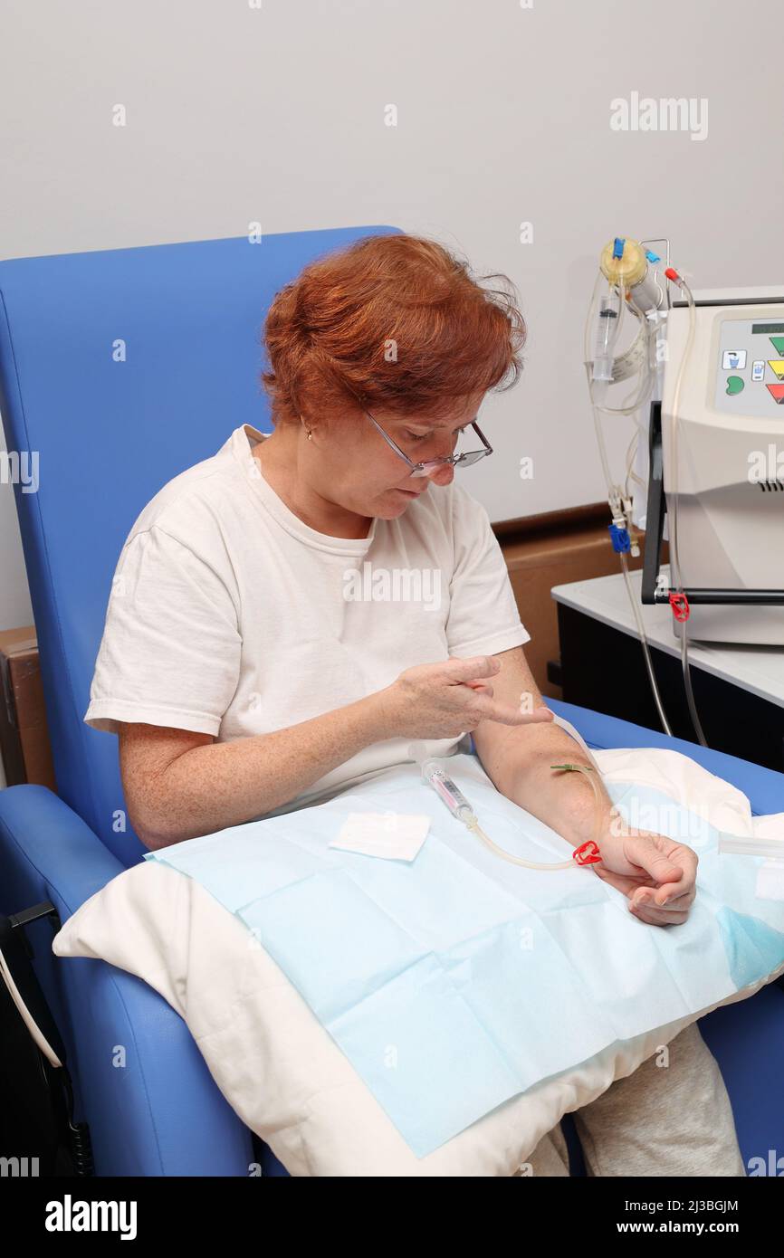 Dialysis machine at home hi-res stock photography and images - Alamy