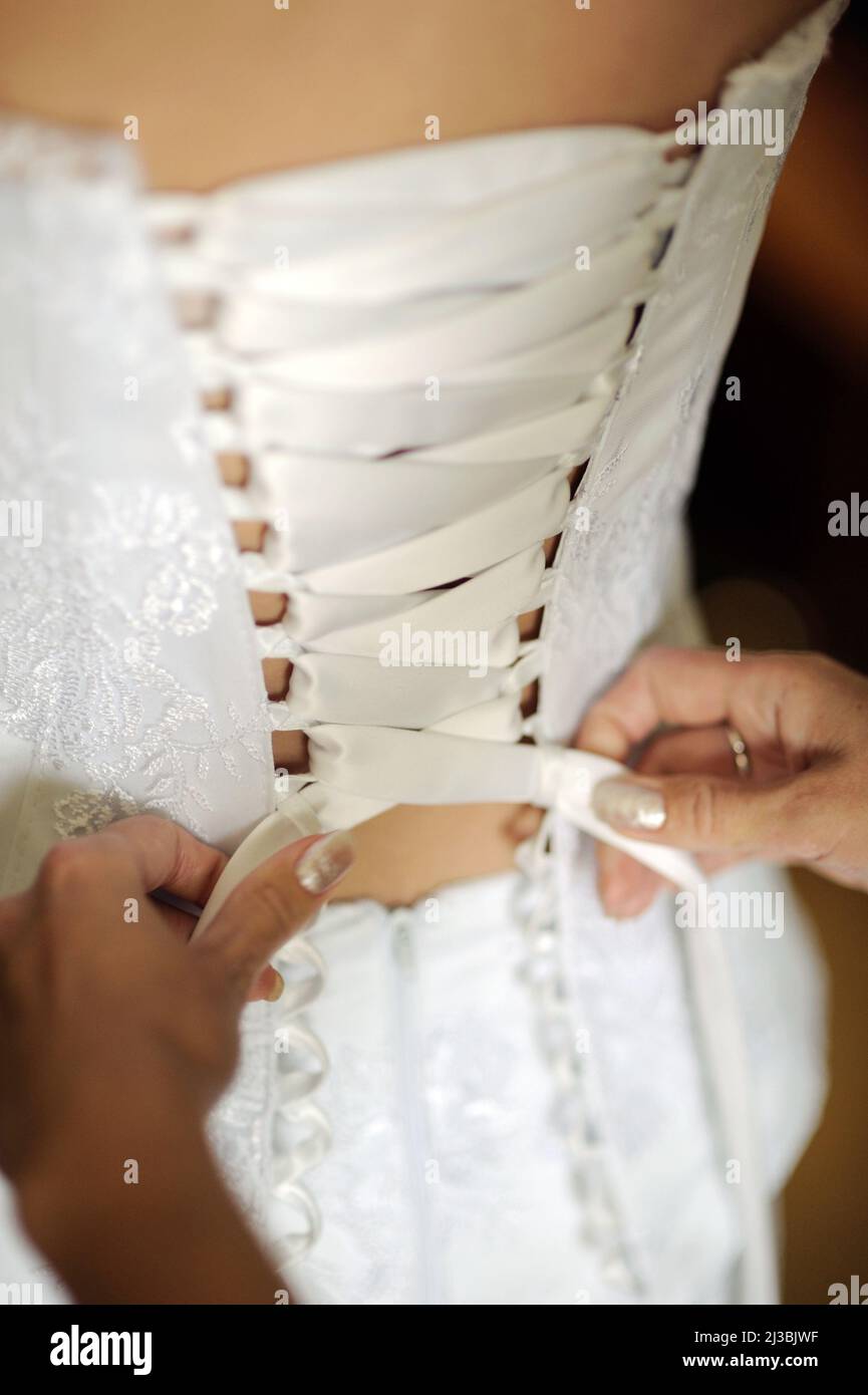 How To Tie A Corset Wedding Dress at Karen Pinkston blog
