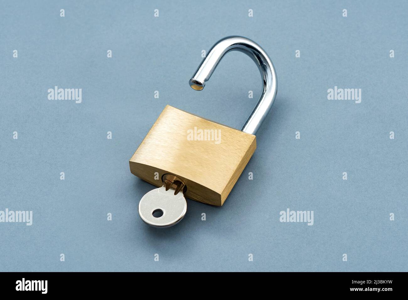 Golden lock pass hi-res stock photography and images - Alamy