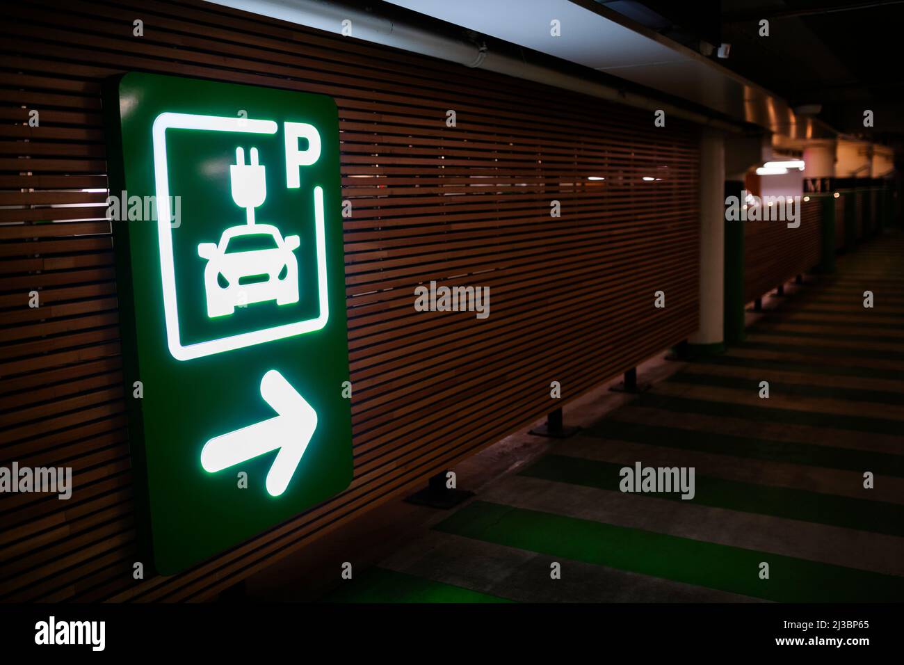 Car charging station sign Stock Photo - Alamy