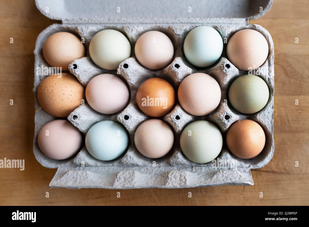 Eggs in box Stock Photo - Alamy
