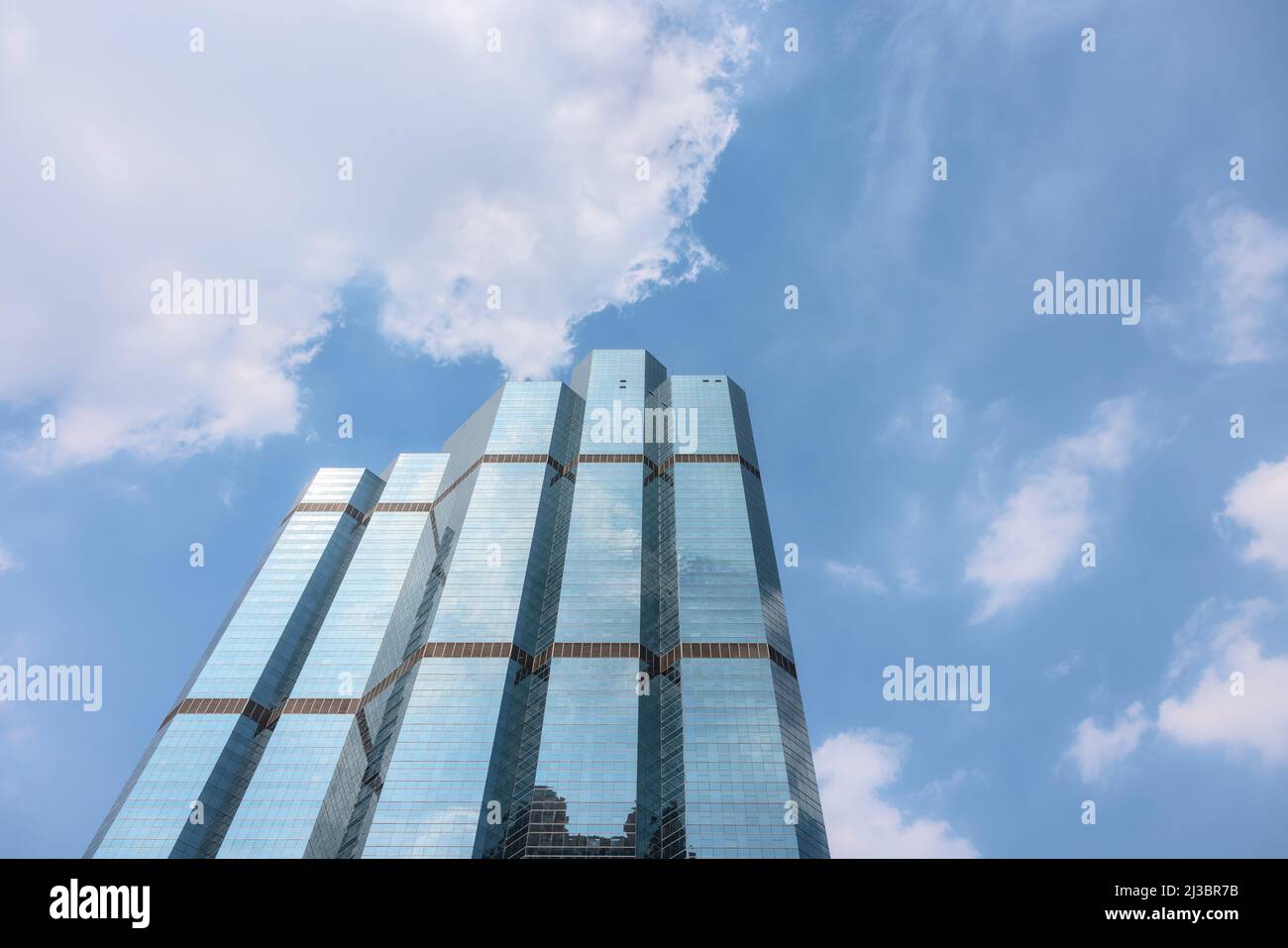 Skyscraper industry hi-res stock photography and images - Alamy