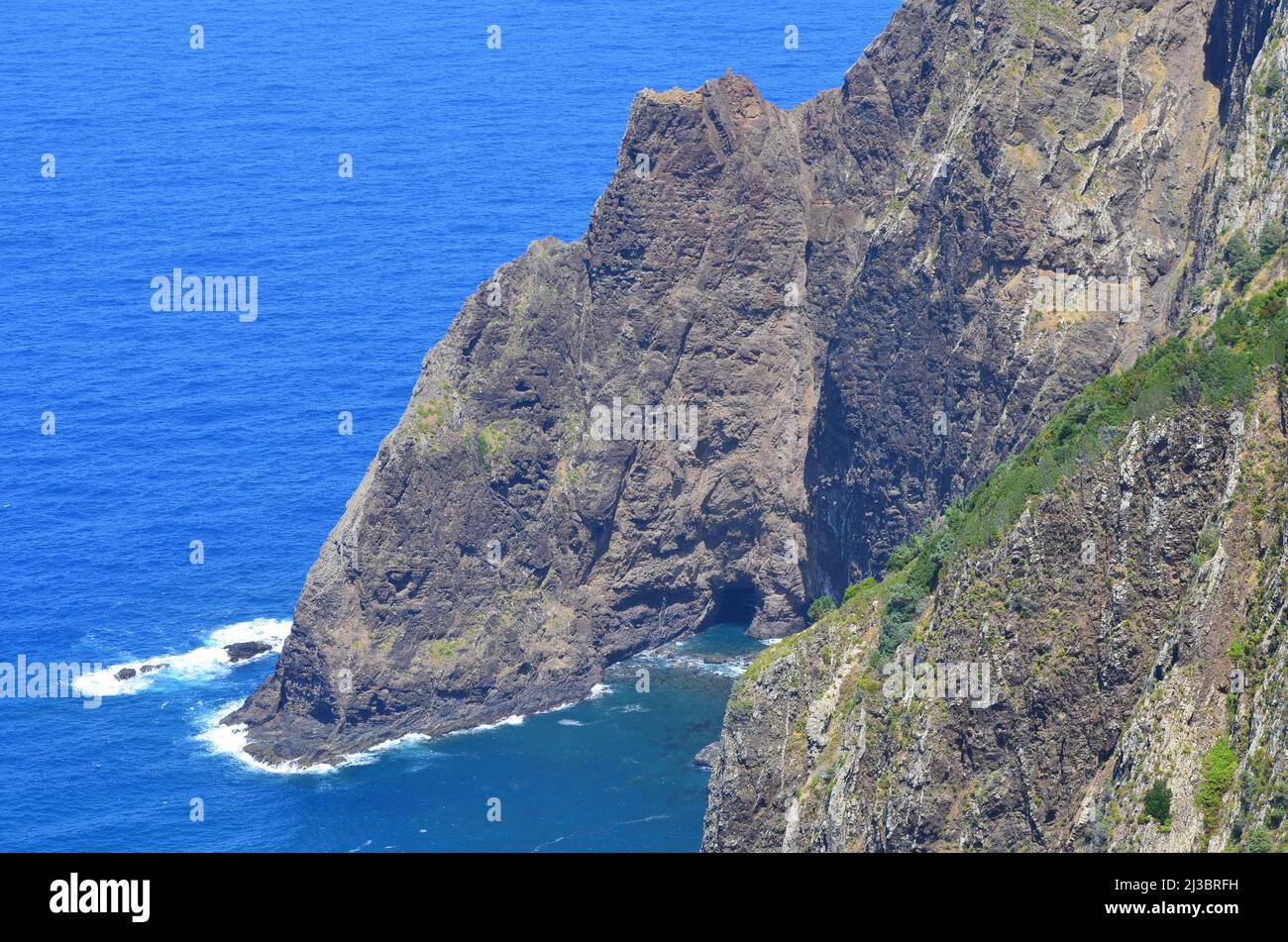 Vereda da Boca do Risco walking path in Madeira’s north-eastern coast ...