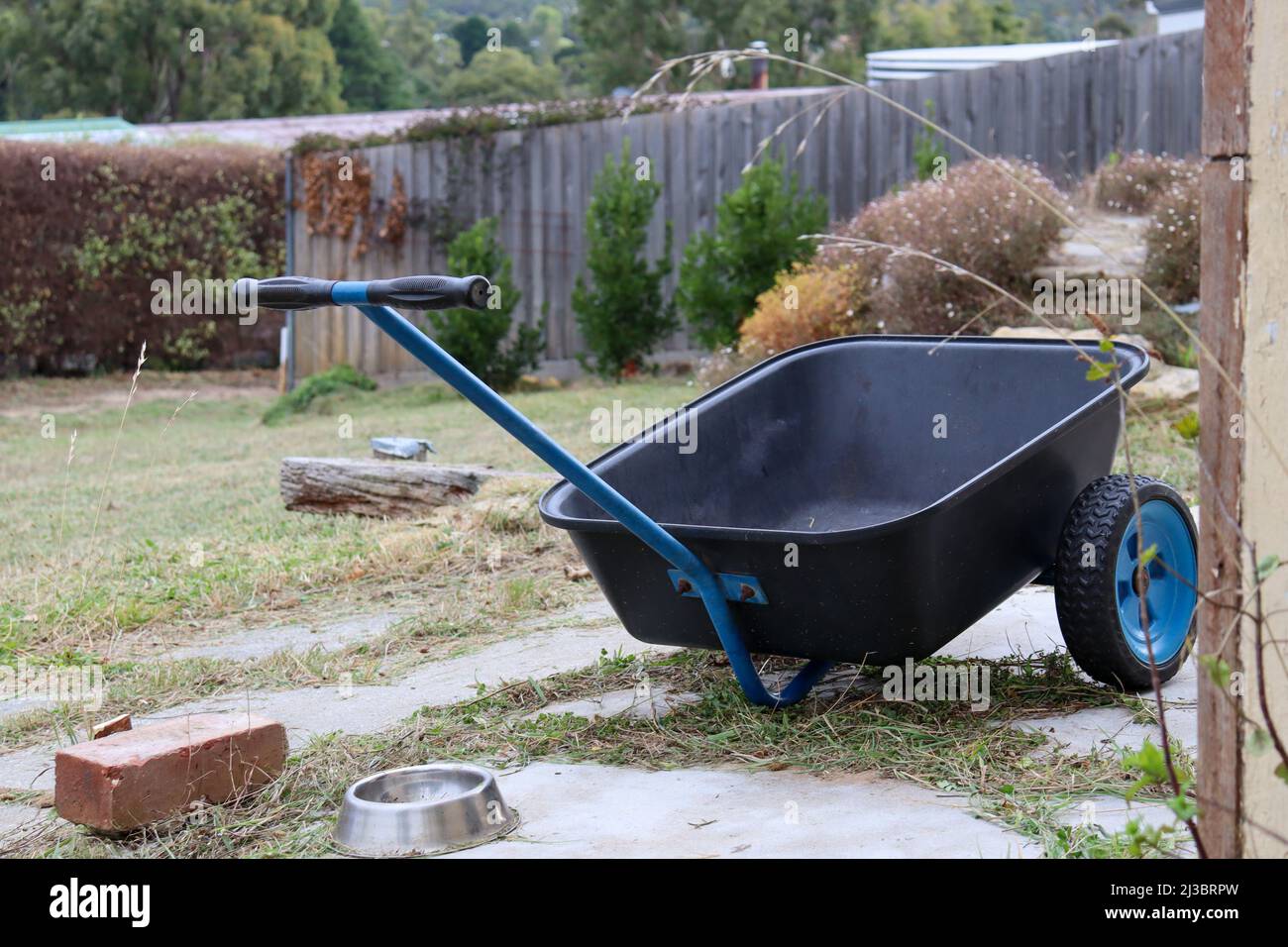 Labour cart hi-res stock photography and images - Alamy