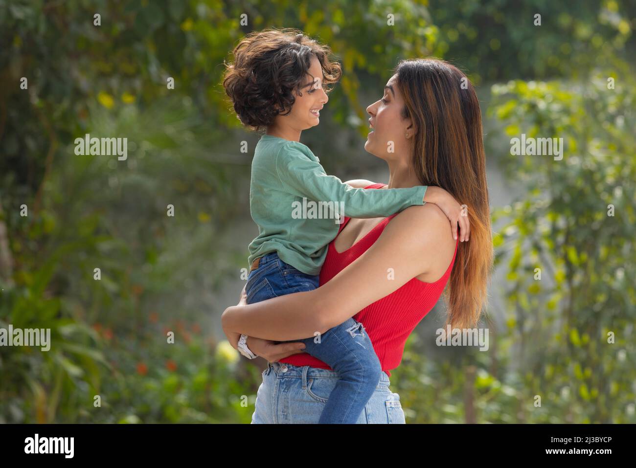 Happy cute asian indian woman hi-res stock photography and images - Alamy