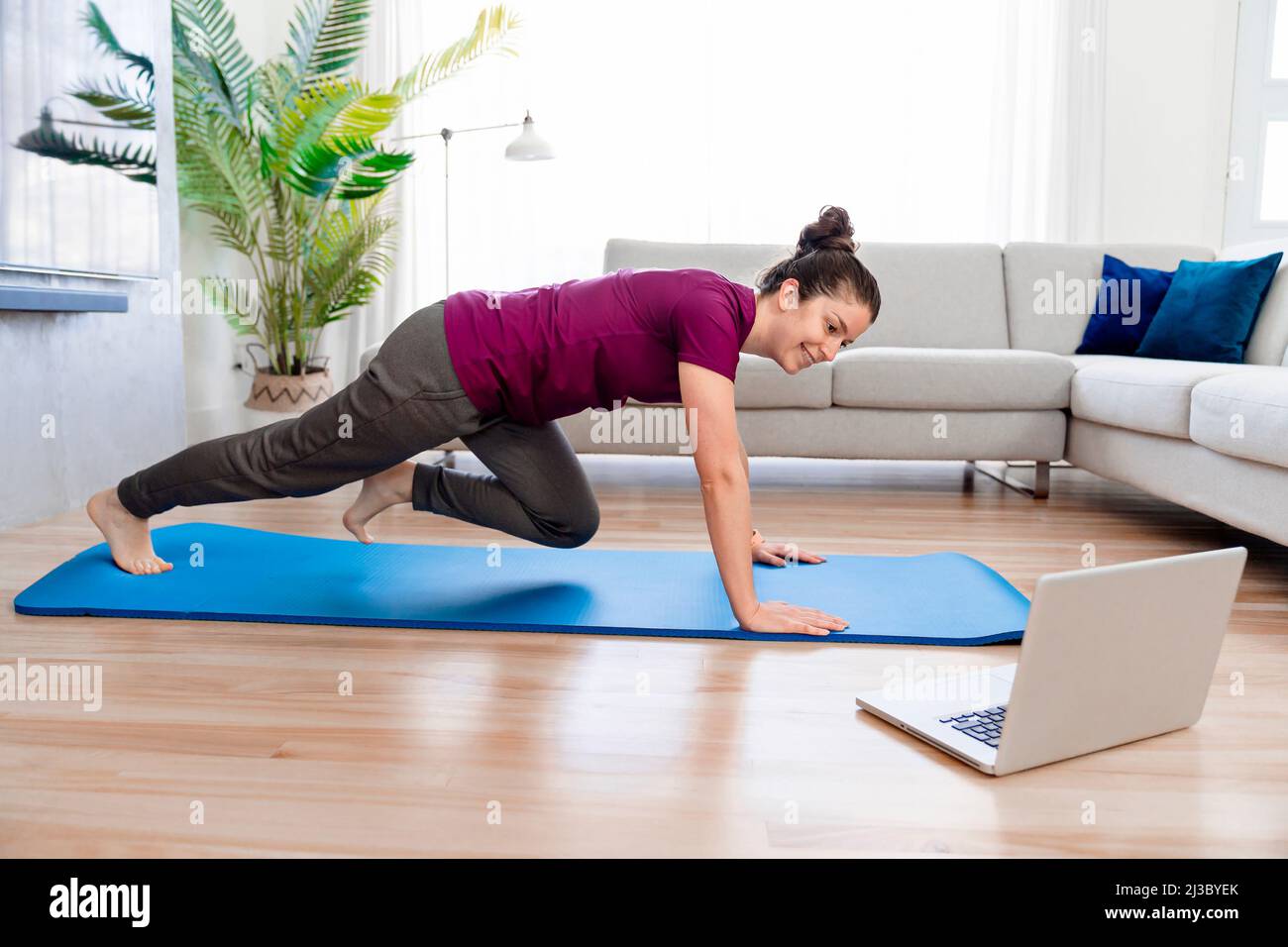 Fitness woman at home hi-res stock photography and images - Alamy