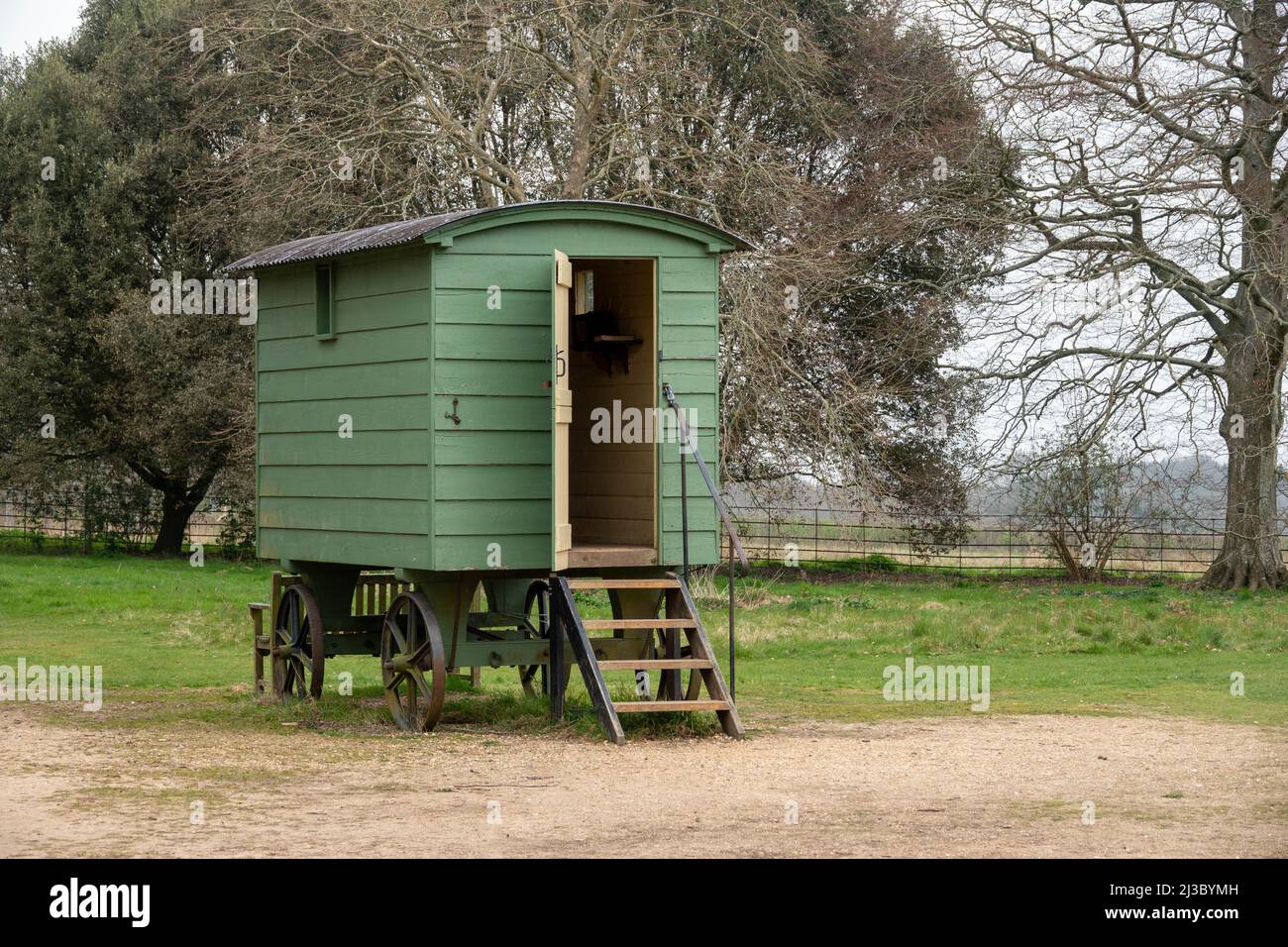 Old shepherds hut hi-res stock photography and images - Alamy