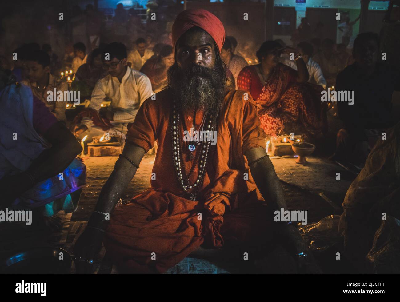 A hindu devotee is praying Stock Photo - Alamy
