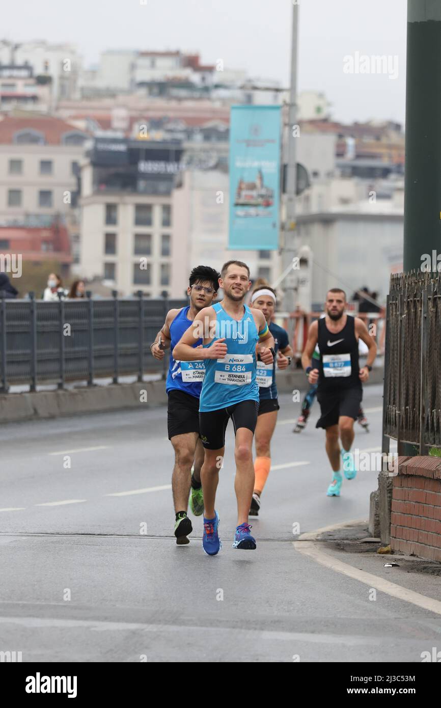 ISTANBUL, TURKEY - NOVEMBER 07, 2021: Athletes running in 43. Istanbul ...