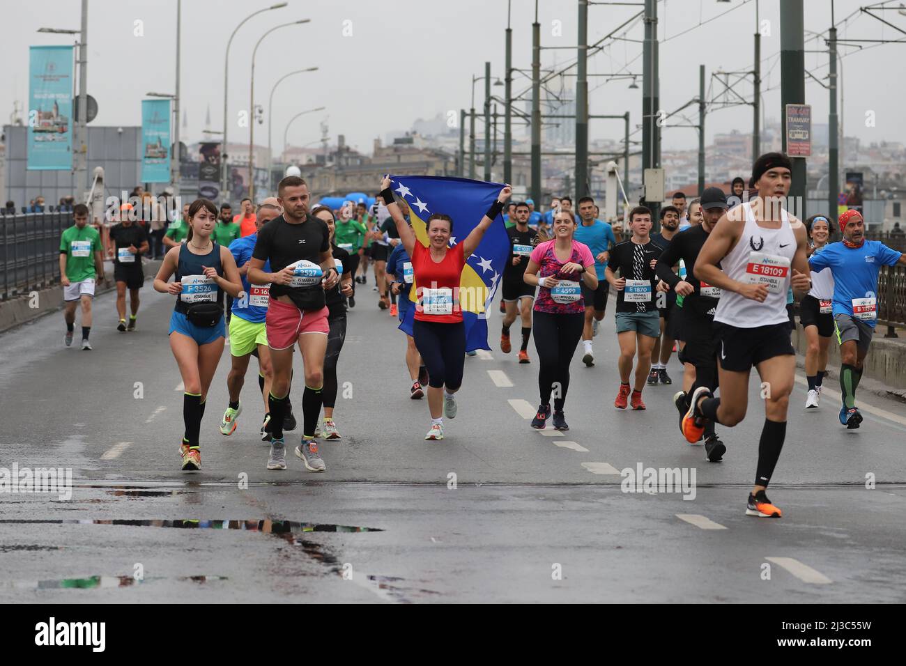 ISTANBUL, TURKEY - NOVEMBER 07, 2021: Athletes running in 43. Istanbul ...