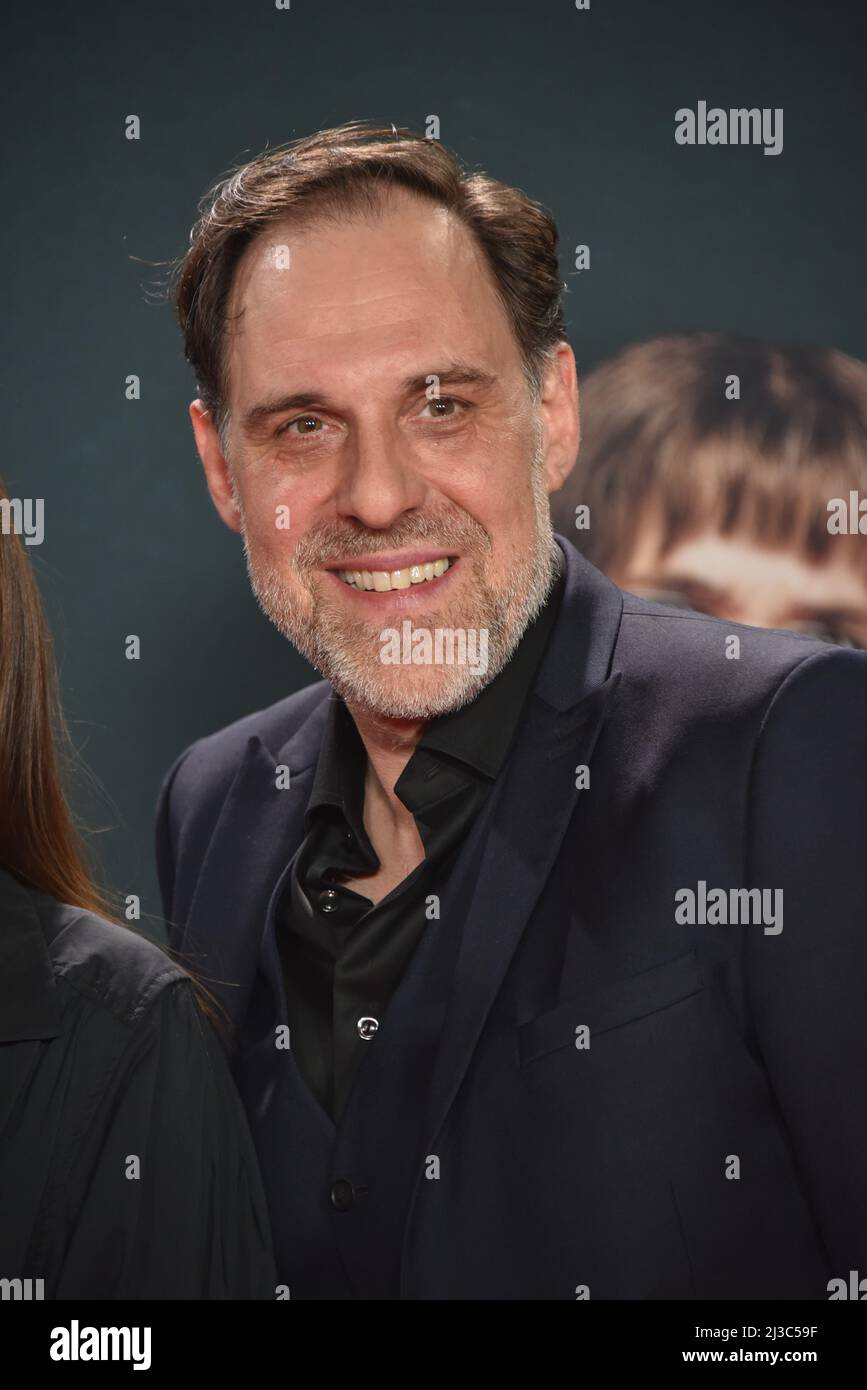 Cologne, Germany. 05th Apr, 2022. Actor Thomas Loibl comes to the ...