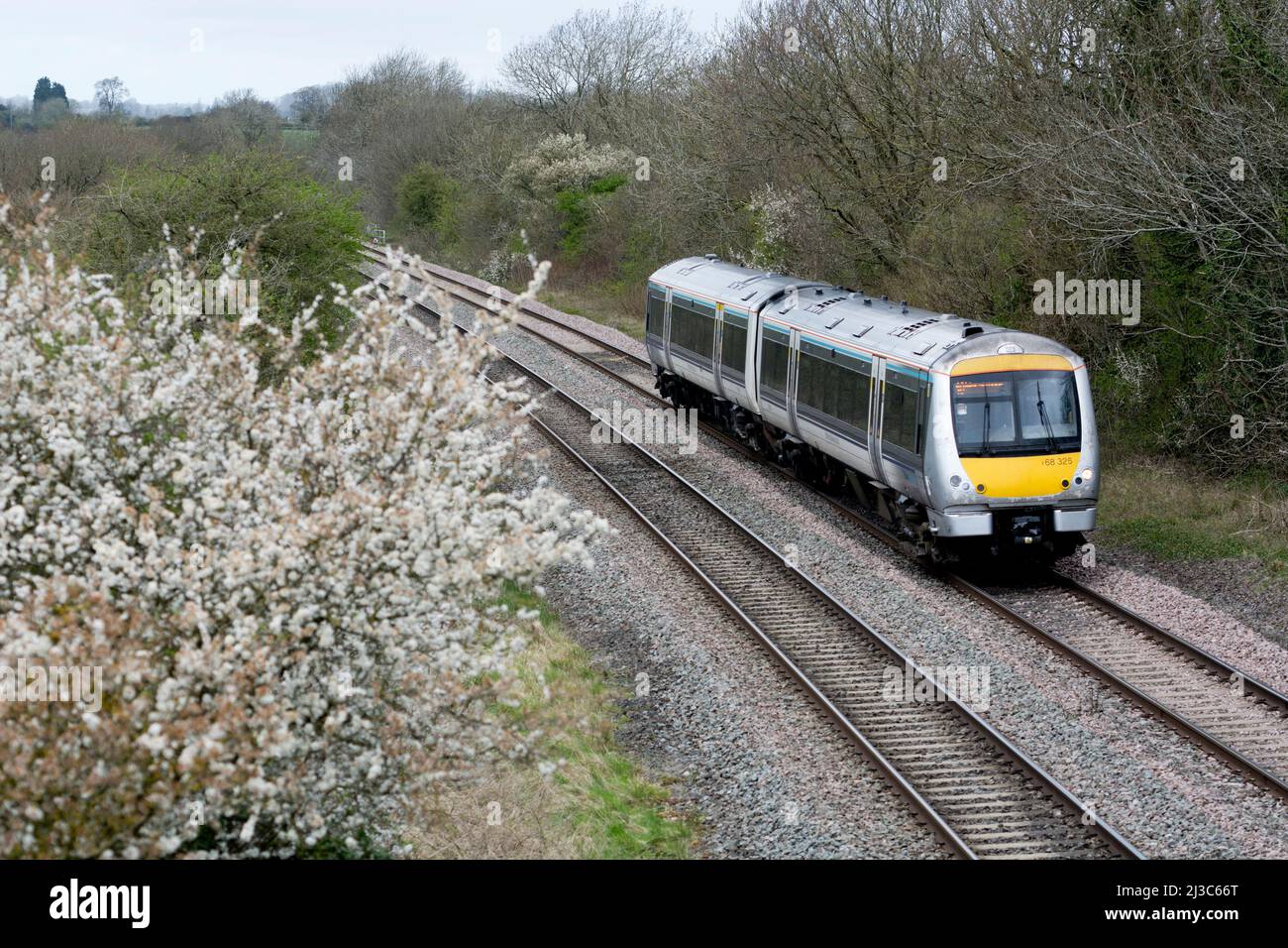 A Chiltern Railways class 168 diesel at Shrewley, Warwickshire, UK ...