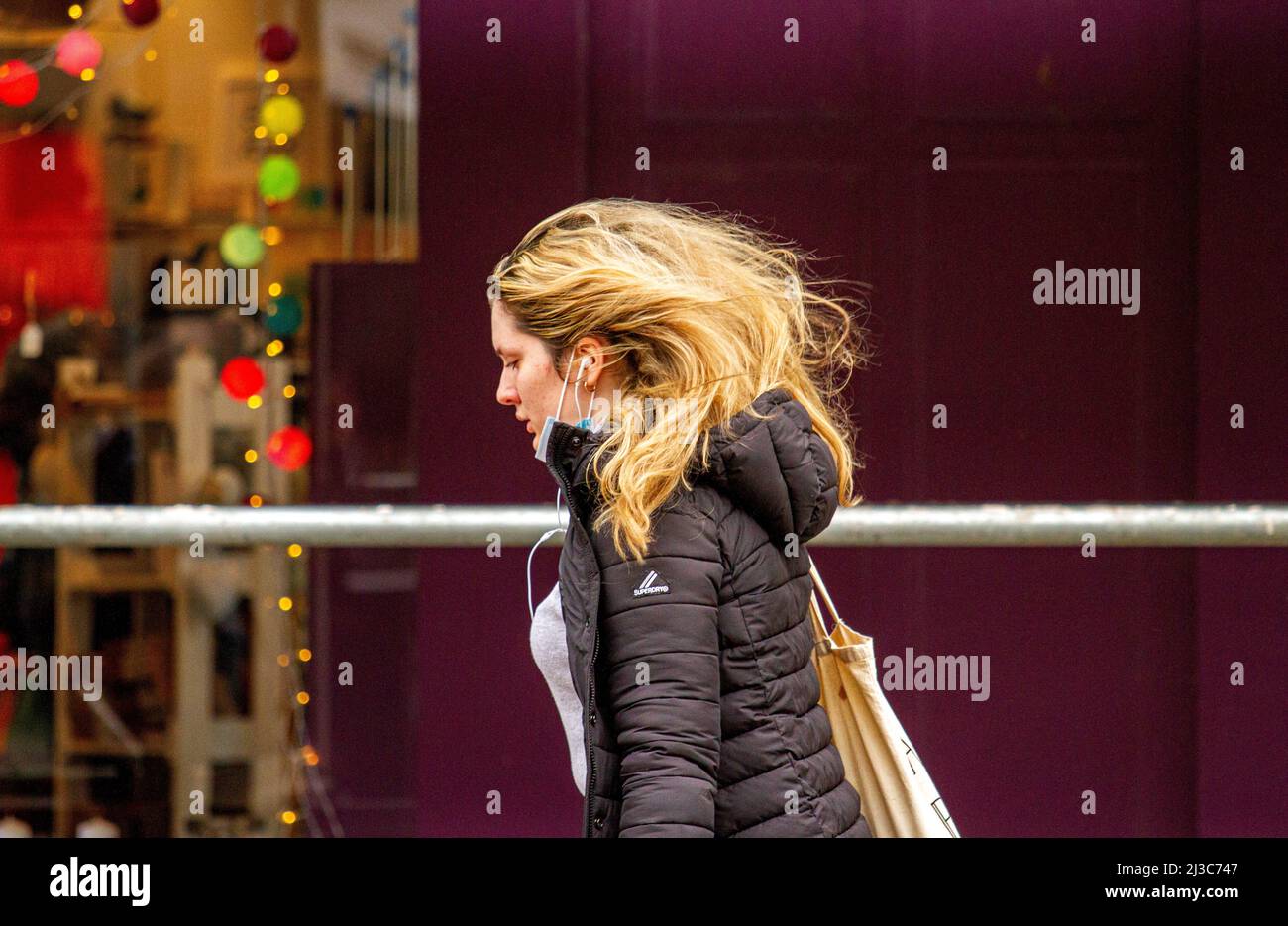 Freezing cold outdoors windy hi-res stock photography and images - Alamy