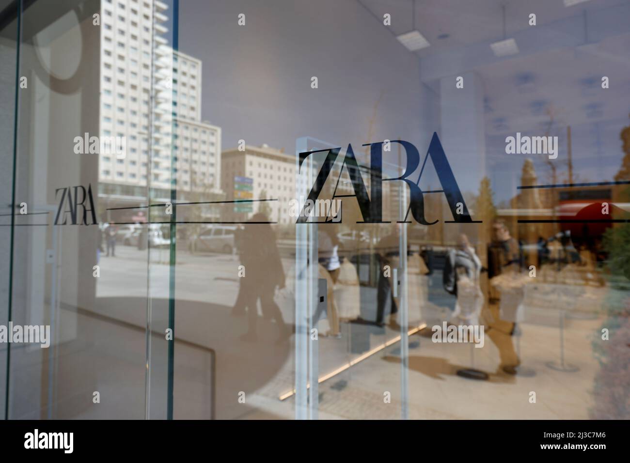 Zaras logo hi-res stock photography and images - Alamy