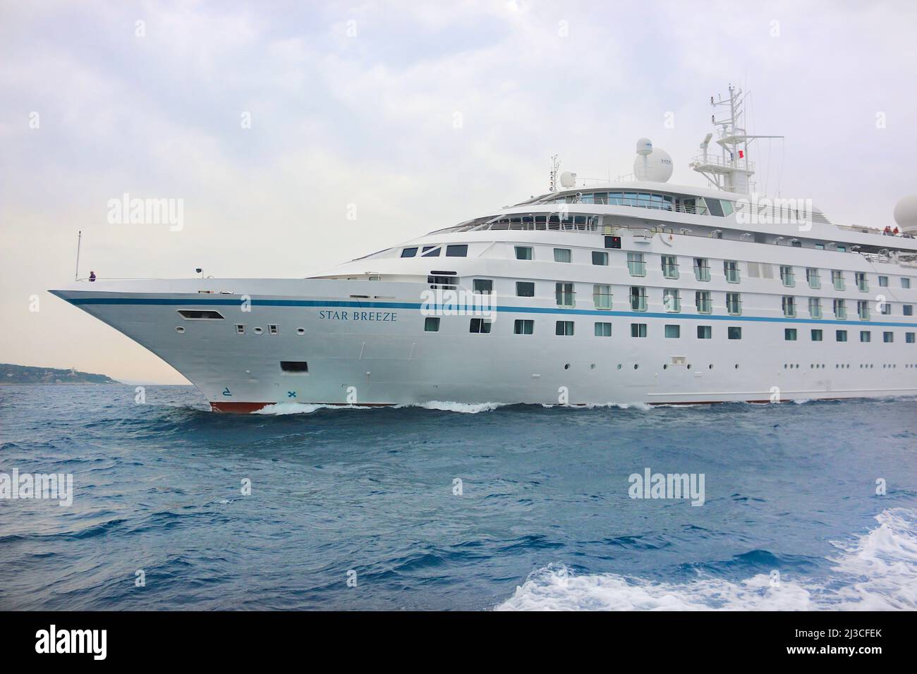 Star sailing boat hi-res stock photography and images - Alamy