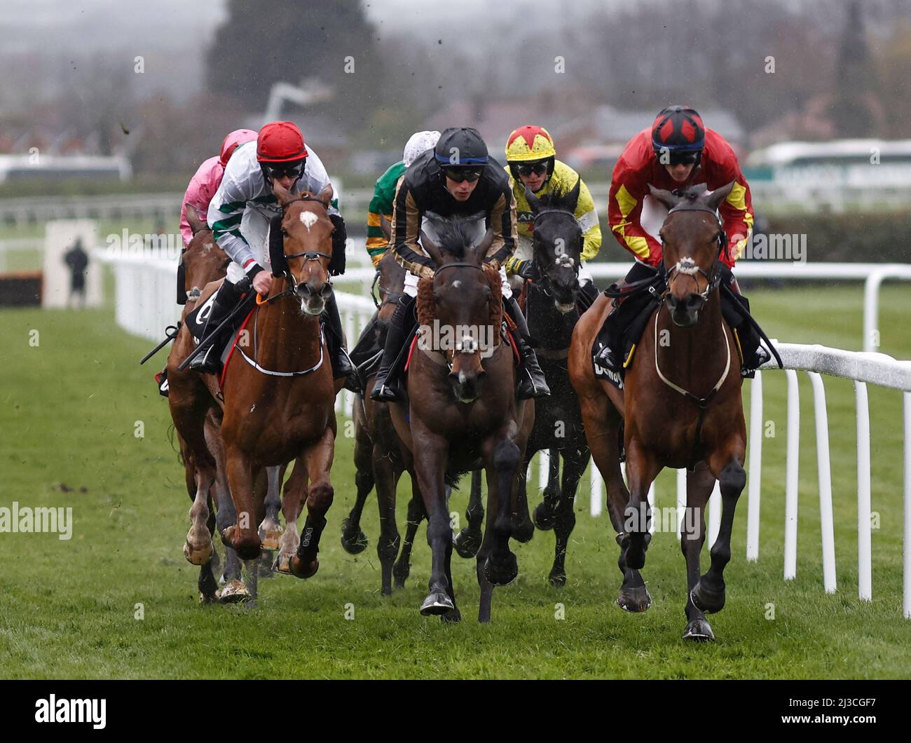 2022 aintree grand national horses hi-res stock photography and images ...