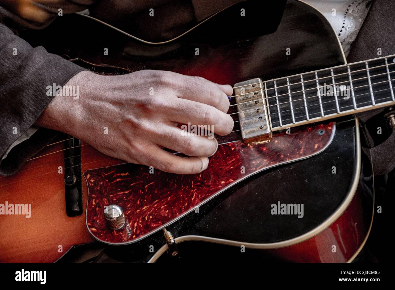 Banjo eyes hi-res stock photography and images - Alamy